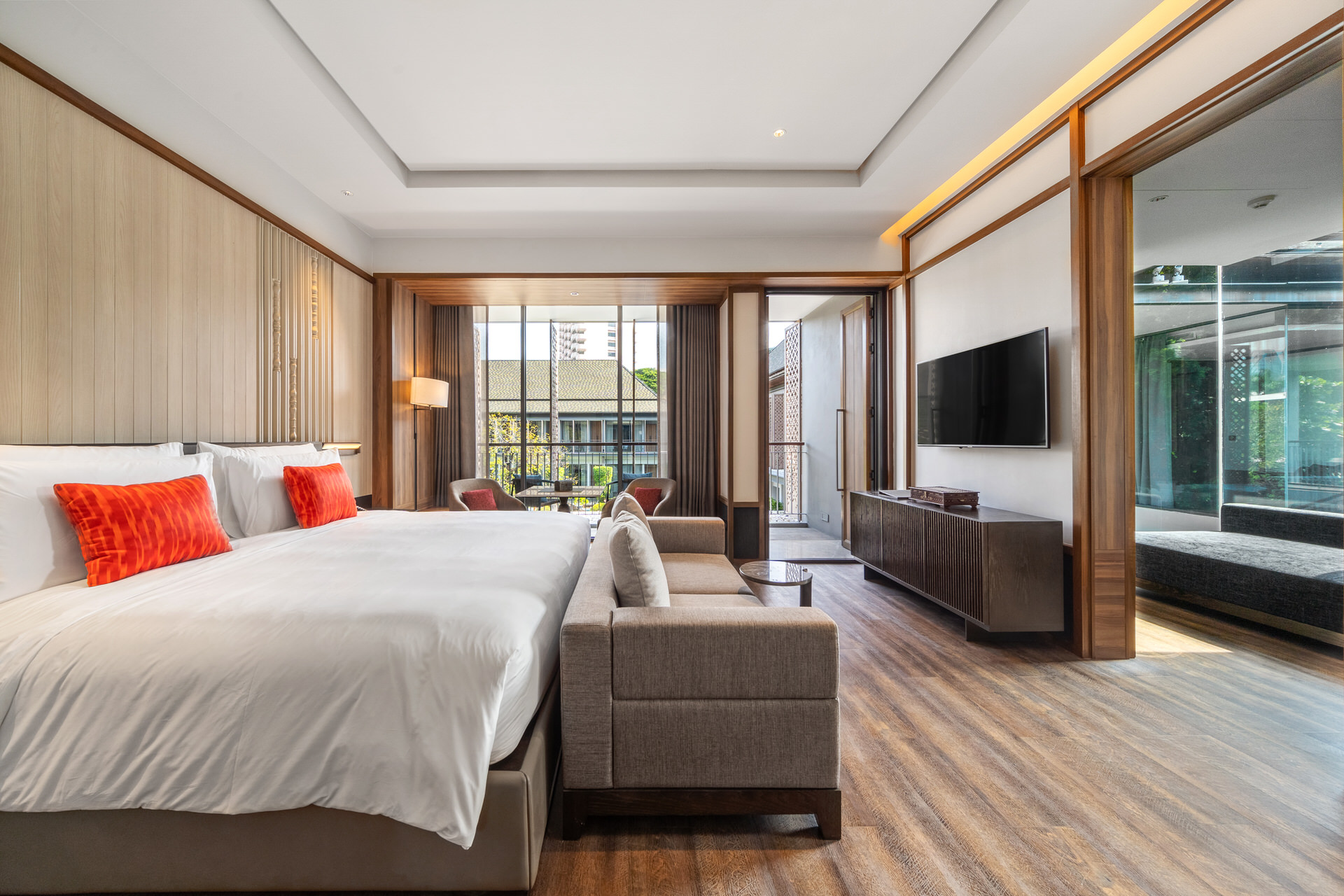 Villa Deva Bangkok: 5-Star Resort Hotel in Sathorn District